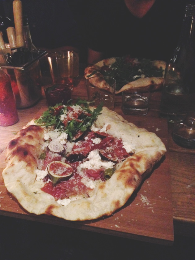 Øko-pizza & ditto cocktails - Emily Salomon